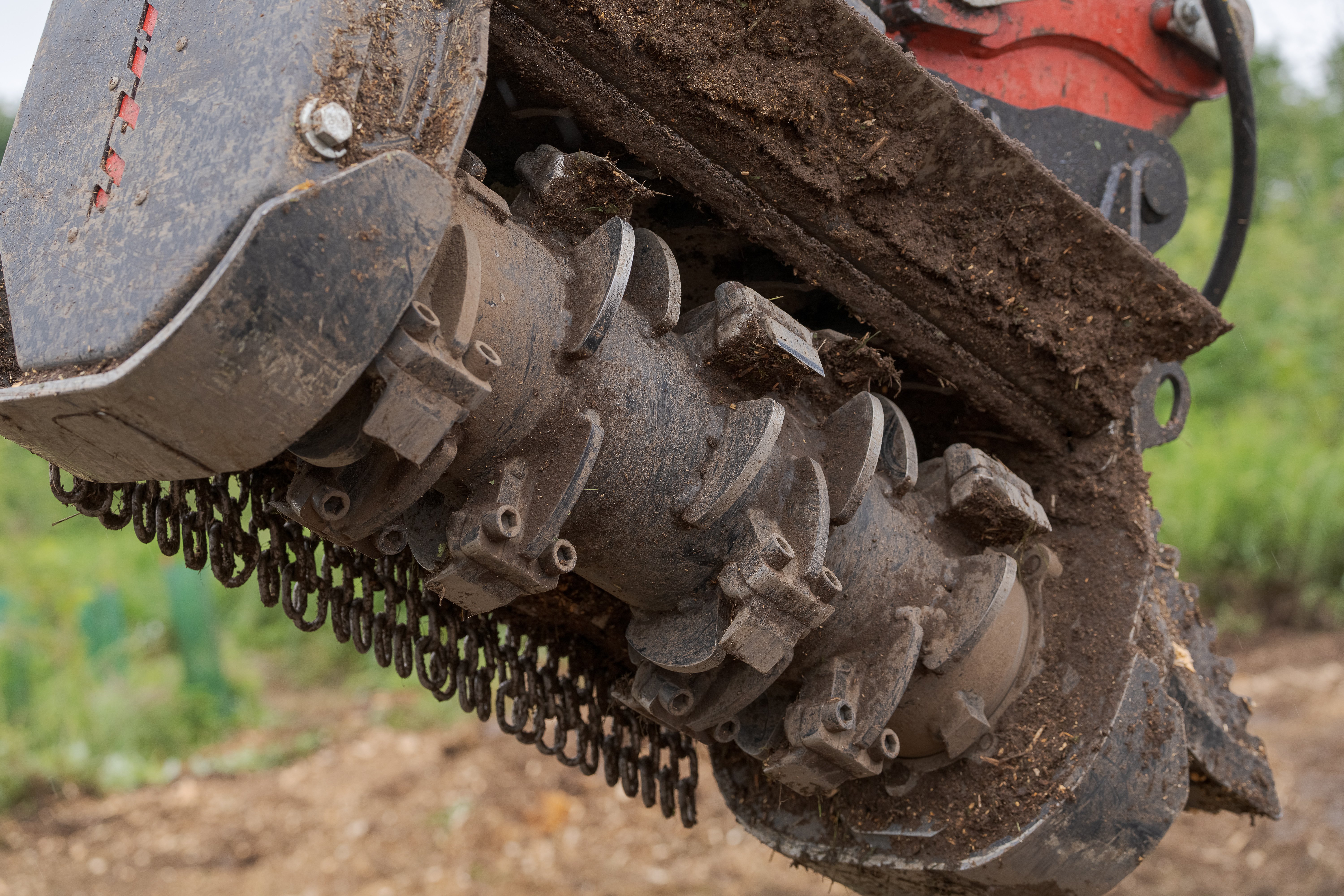 The NEW excavator mulcher - the Grizzly M350e - Prinoth