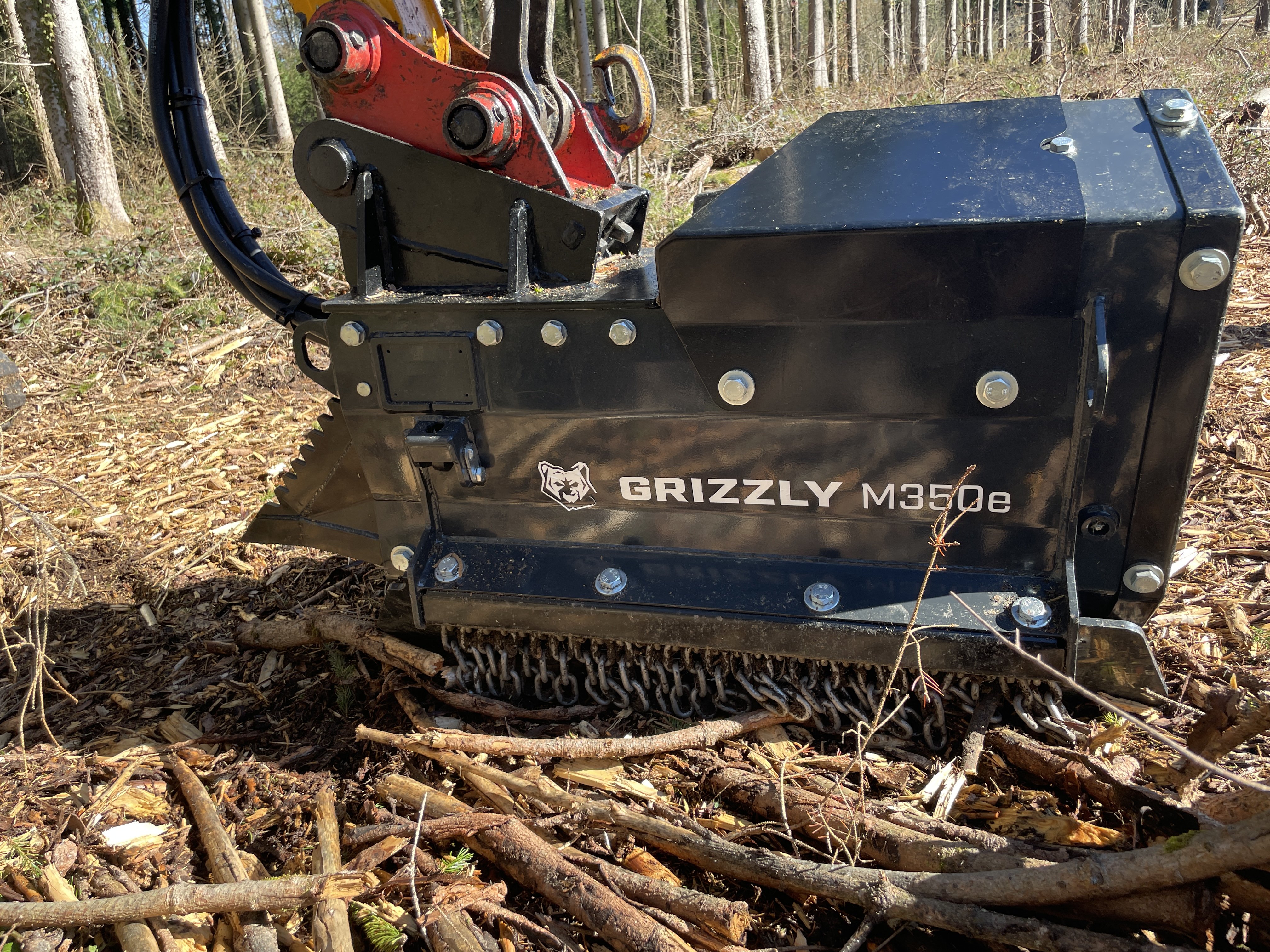 The NEW excavator mulcher - the Grizzly M350e - Prinoth
