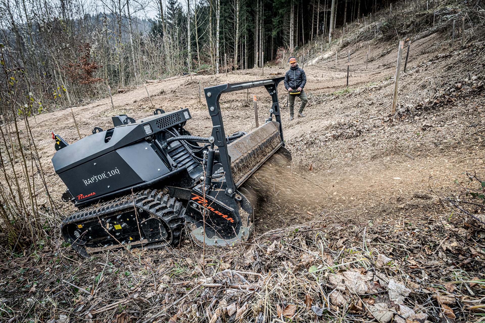 Remote-controlled vehicle Raptor 100 - Prinoth