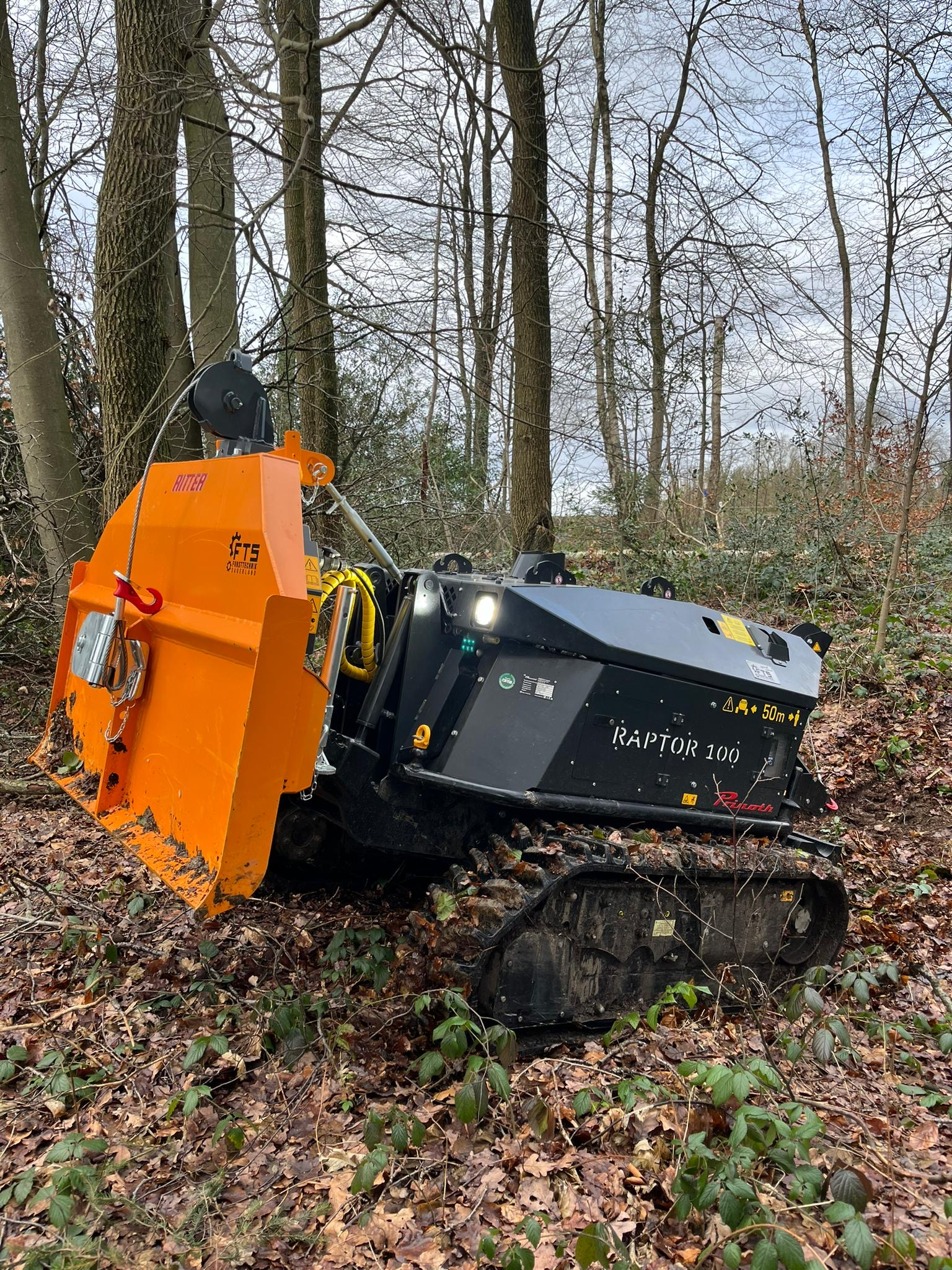 Remote-controlled vehicle Raptor 100 - Prinoth