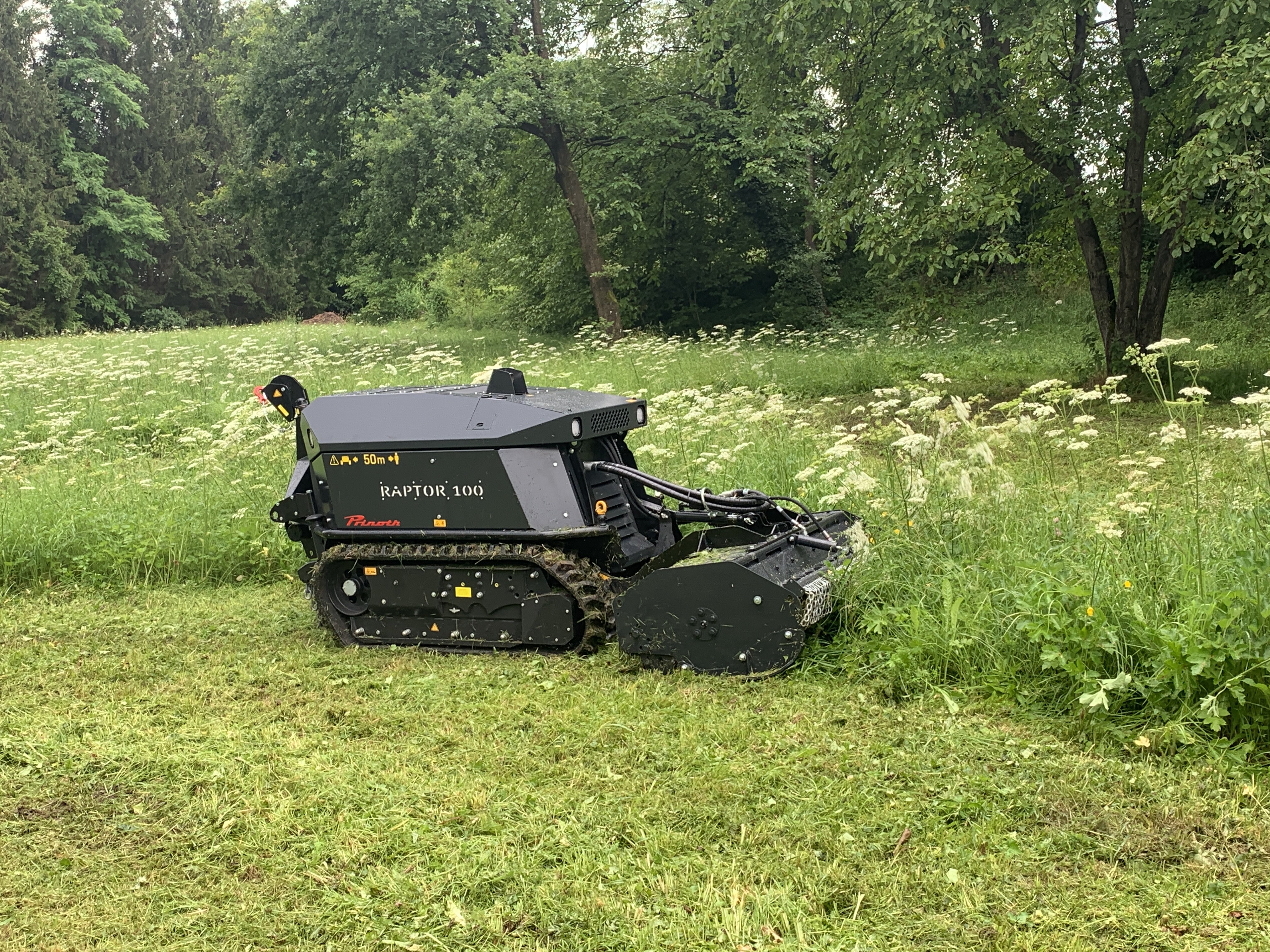 Remote-controlled vehicle Raptor 100 - Prinoth