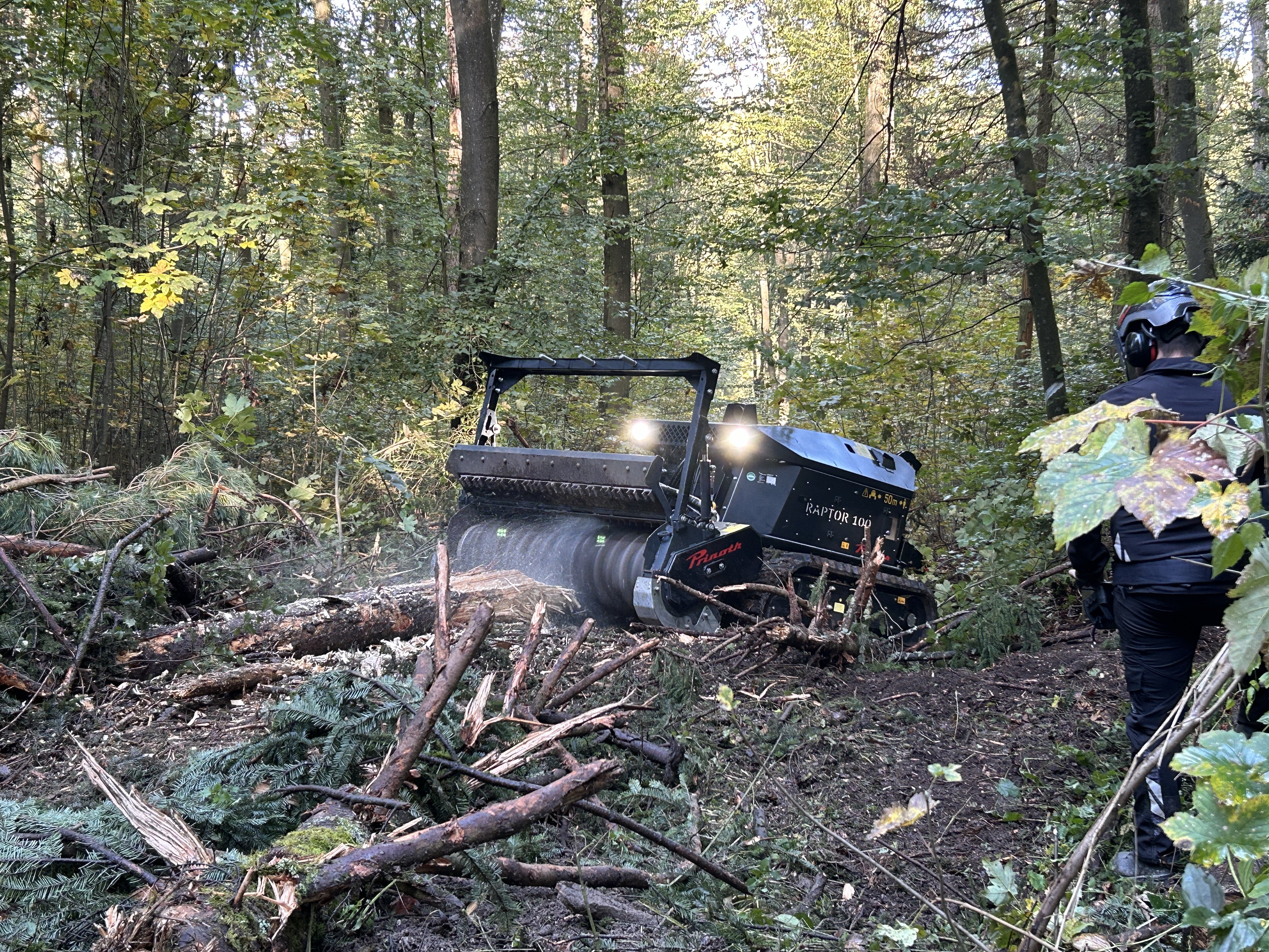 Remote-controlled vehicle Raptor 100 - Prinoth