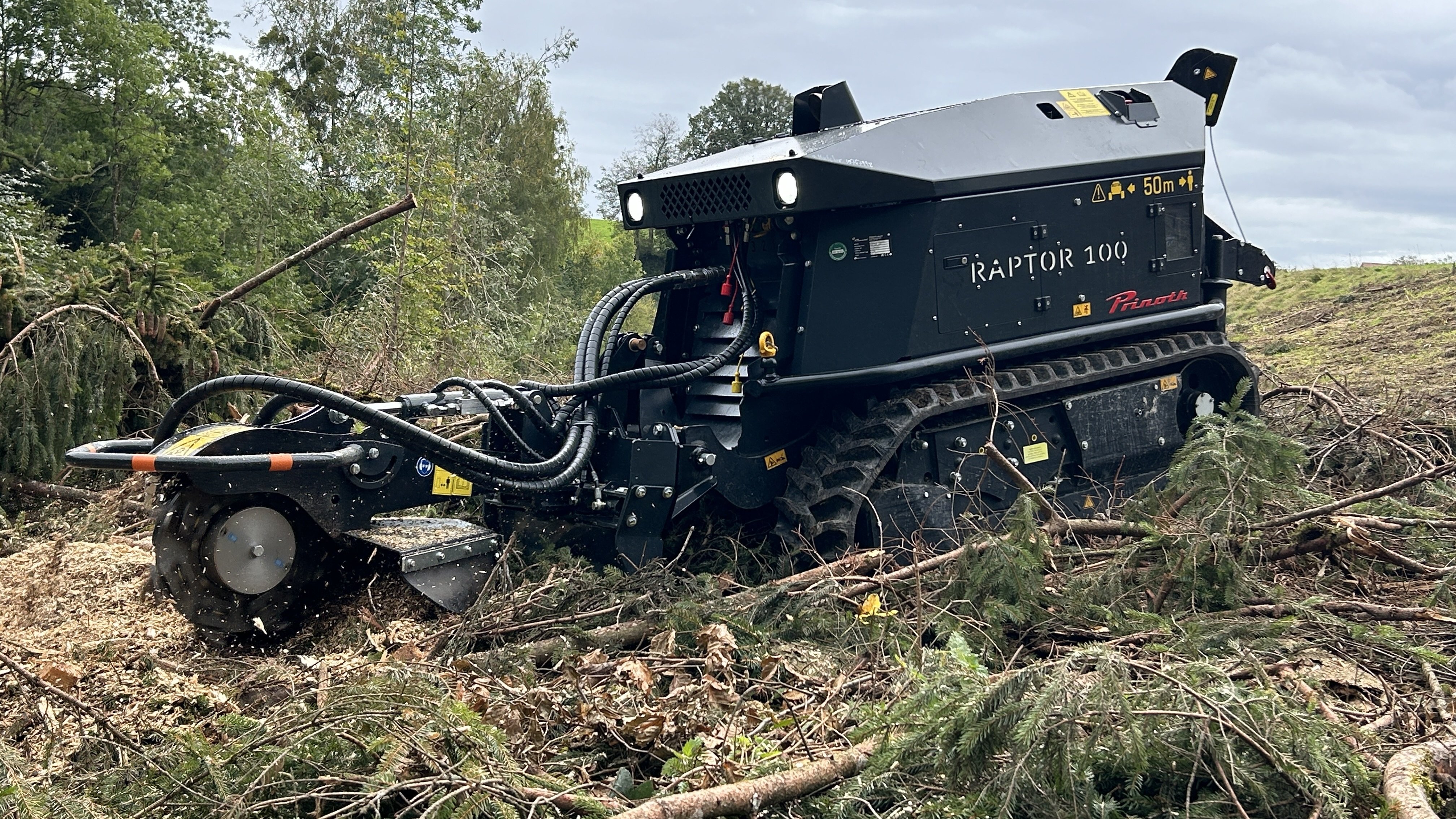 Remote-controlled vehicle Raptor 100 - Prinoth