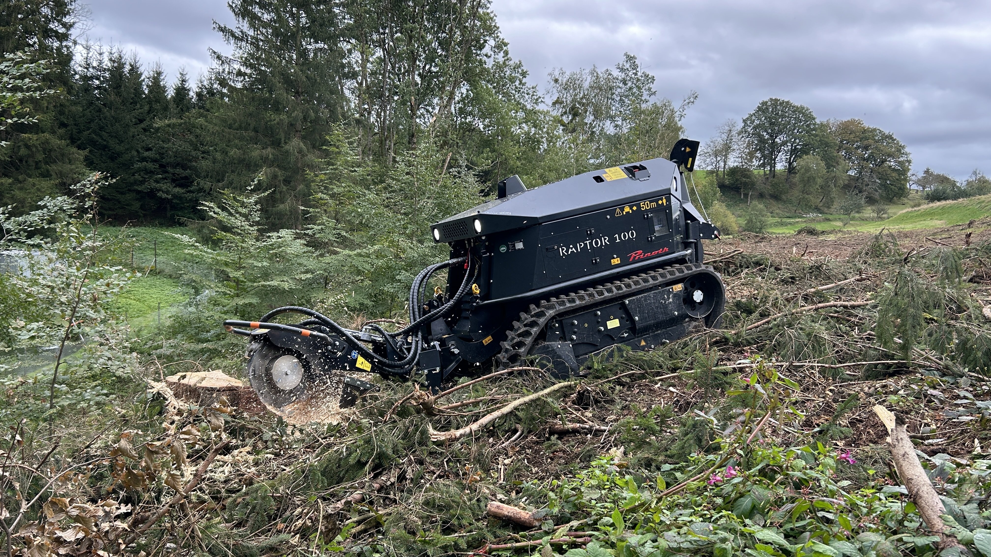 Remote-controlled vehicle Raptor 100 - Prinoth